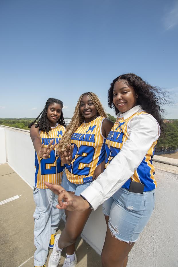Sigma Gamma Rho – Rhoyal Threads
